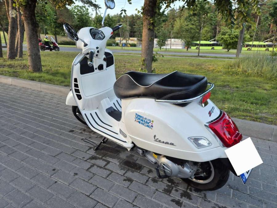 Piaggio Vespa 2016 Kauņa, ar dzinēja tilpumu 0.30 L un nobraukumu 12 tūkst. km par 3600 €, foto 4 vietnē AUTOMOTO.COM.LV