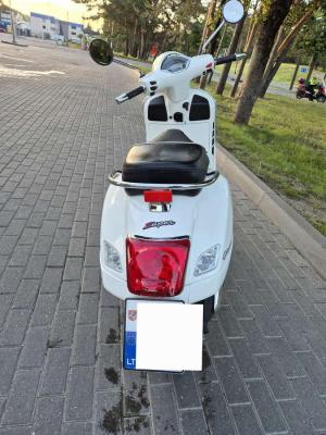 Piaggio Vespa 2016 Kauņa, ar dzinēja tilpumu 0.30 L un nobraukumu 12 tūkst. km par 3600 €, foto 6 vietnē AUTOMOTO.COM.LV