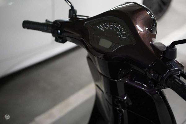 Piaggio Vespa 2017 Viļņa, ar dzinēja tilpumu 50.00 L un nobraukumu 28 tūkst. km par 2350 €, foto 4 vietnē AUTOMOTO.COM.LV