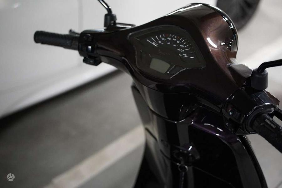 Piaggio Vespa 2017 в Вильнюс, объемом двигателя 50.00 л и пробегом 28 тыс. км за 2350 €, фото 5 на AUTOMOTO.COM.LV