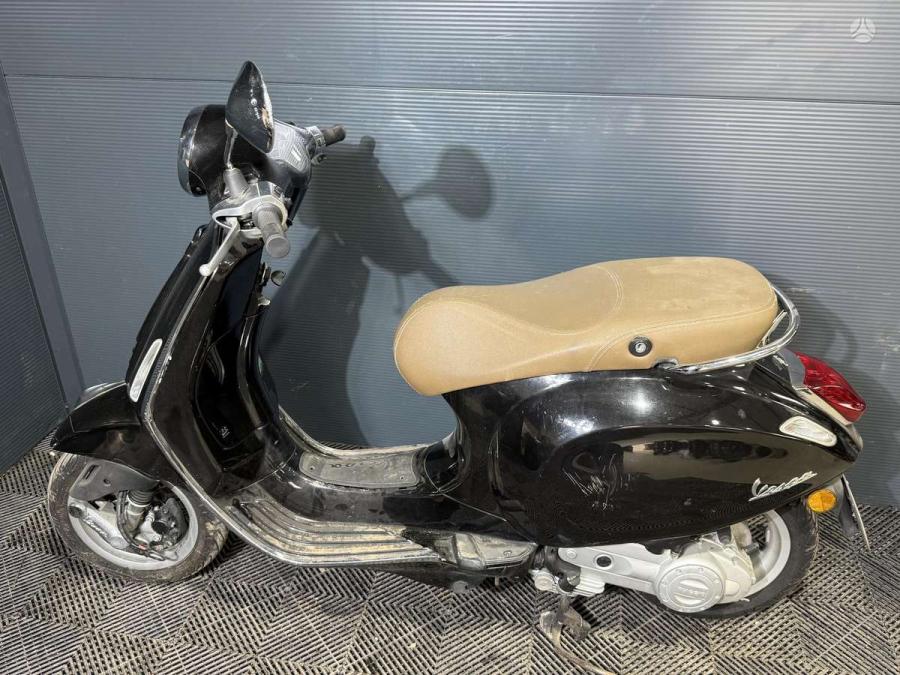 Piaggio Vespa 2018 in Taurage, with an engine capacity of 49.00 L and mileage of 30 thousand km for 1250 €, photo 4 on AUTOMOTO.COM.LV