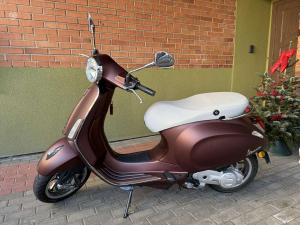 Piaggio Vespa 2019 Panevēža, ar dzinēja tilpumu 50.00 L un nobraukumu 5 tūkst. km par 2600 €, foto  vietnē AUTOMOTO.COM.LV