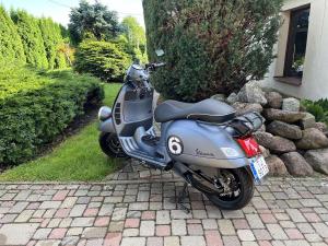 Piaggio Vespa 2020 Mārupe, ar dzinēja tilpumu 0.30 L un nobraukumu 4 tūkst. km par 5500 €, foto 5 vietnē AUTOMOTO.COM.LV