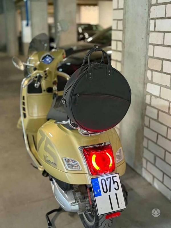 Piaggio Vespa 2021 in Vilnius on AUTOMOTO.COM.LV Piaggio Vespa 2021 in Vilnius, with an engine capacity of 0.30 L and mileage of 6 thousand km for 5500 €, photo 5 on AUTOMOTO.COM.LV