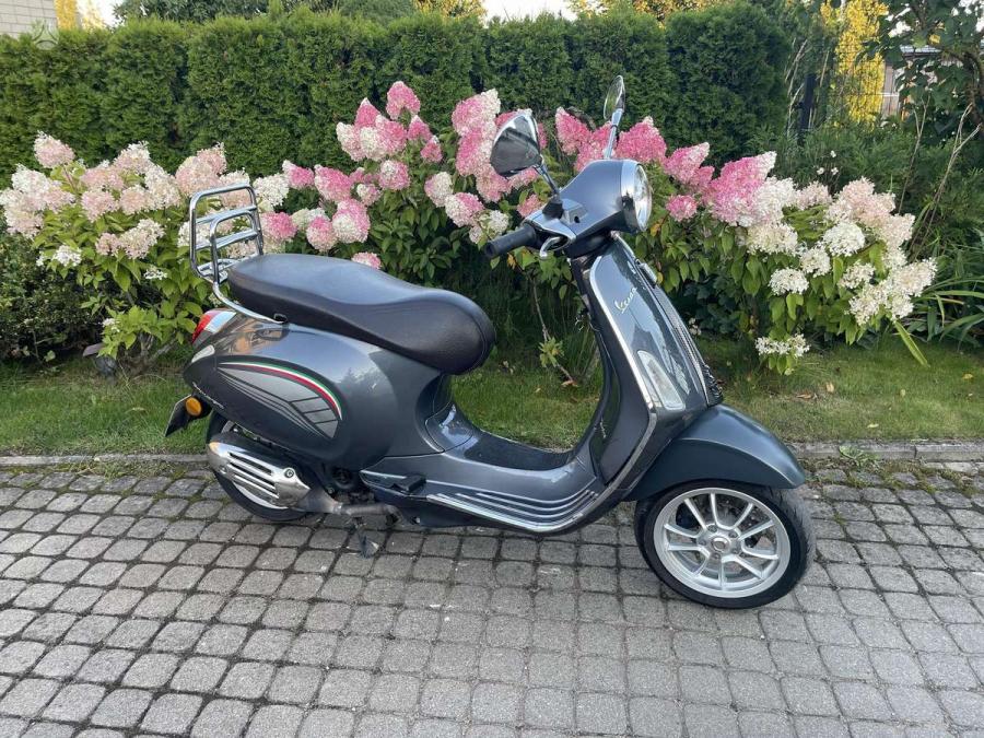 Piaggio Vespa 2022 в Таураге, объемом двигателя 50.00 л и пробегом 6 тыс. км за 2500 €, фото 1 на AUTOMOTO.COM.LV