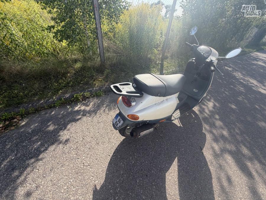 Piaggio Vespa 2026 Viļņa, ar dzinēja tilpumu 0.00 L un nobraukumu 0 tūkst. km par 800 €, foto 5 vietnē AUTOMOTO.COM.LV