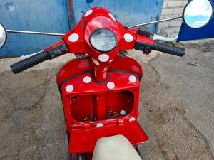 Red Piaggio Vespa 2001 in Vilnius, with an engine capacity of 49.00 L and mileage of 1 thousand km for 1699 €, photo 10 on AUTOMOTO.COM.LV