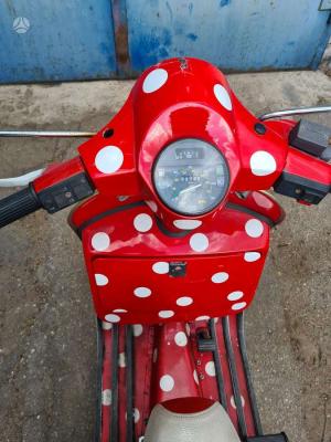 Red Piaggio Vespa 2001 in Vilnius, with an engine capacity of 49.00 L and mileage of 1 thousand km for 1699 €, photo 12 on AUTOMOTO.COM.LV