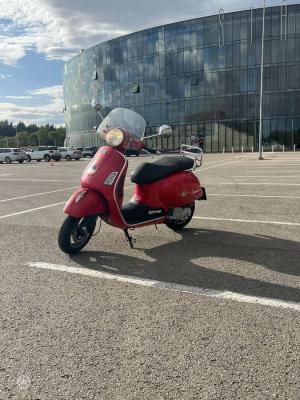 Red Piaggio Vespa 2008 in Siauliai, with an engine capacity of 0.25 L and mileage of 35 thousand km for 2150 €, photo  on AUTOMOTO.COM.LV