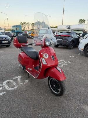 Red Piaggio Vespa 2011 in Vilnius, with an engine capacity of 0.30 L and mileage of 15 thousand km for 2750 €, photo 4 on AUTOMOTO.COM.LV