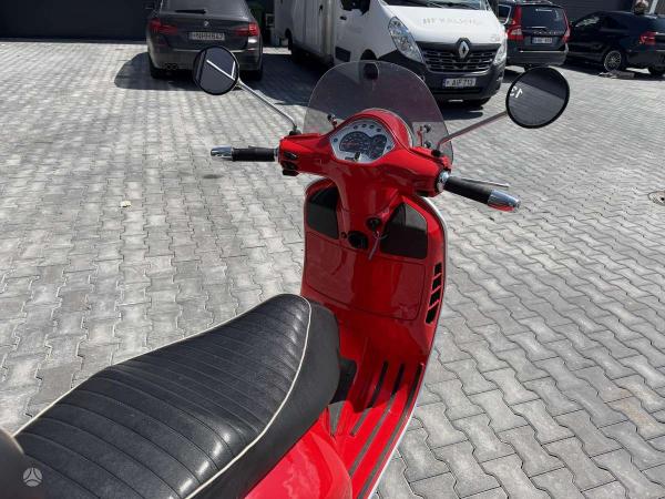Красный Piaggio Vespa 2012 в Каунас, объемом двигателя 0.13 л и пробегом 8 тыс. км за 2650 €, фото 5 на AUTOMOTO.COM.LV