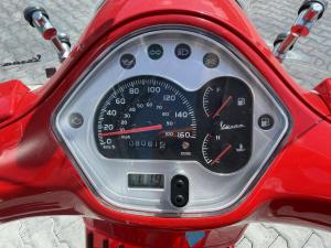 Red Piaggio Vespa 2012 in Kaunas, with an engine capacity of 0.13 L and mileage of 8 thousand km for 2650 €, photo 7 on AUTOMOTO.COM.LV