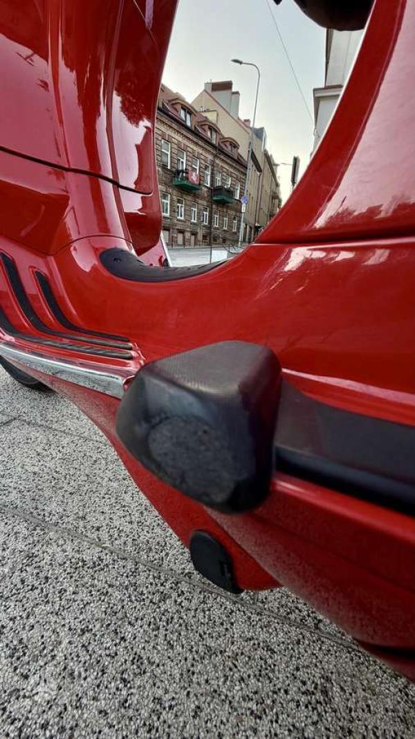Sarkans Piaggio Vespa 2017 Viļņa, ar dzinēja tilpumu 50.00 L un nobraukumu 9 tūkst. km par 2300 €, foto 8 vietnē AUTOMOTO.COM.LV