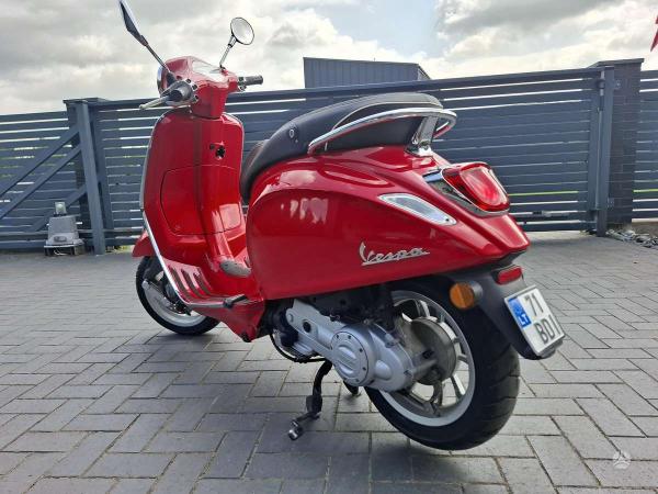 Red Piaggio Vespa 2019 in Marijampole, with an engine capacity of 49.00 L and mileage of 3 thousand km for 3100 €, photo 3 on AUTOMOTO.COM.LV