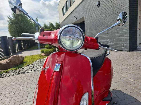 Red Piaggio Vespa 2019 in Marijampole, with an engine capacity of 49.00 L and mileage of 3 thousand km for 3100 €, photo 9 on AUTOMOTO.COM.LV