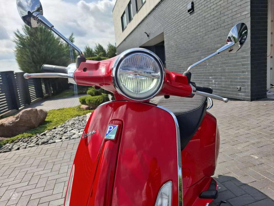 Red Piaggio Vespa 2019 in Marijampole, with an engine capacity of 49.00 L and mileage of 3 thousand km for 3100 €, photo 10 on AUTOMOTO.COM.LV