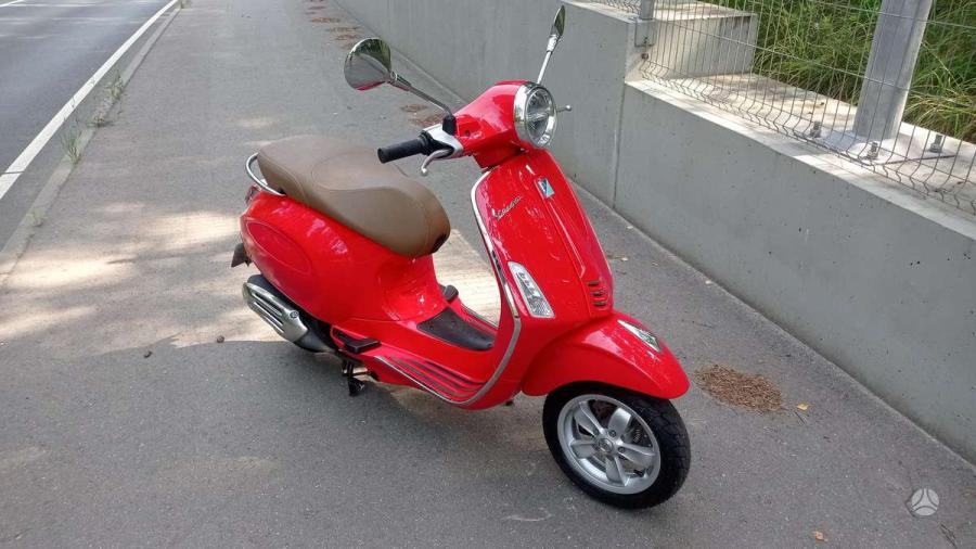 Красный Piaggio Vespa 2019 в Вевис, объемом двигателя 0.13 л и пробегом 13 тыс. км за 2750 €, фото 1 на AUTOMOTO.COM.LV