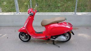 Красный Piaggio Vespa 2019 в Вевис, объемом двигателя 0.13 л и пробегом 13 тыс. км за 2750 €, фото 4 на AUTOMOTO.COM.LV
