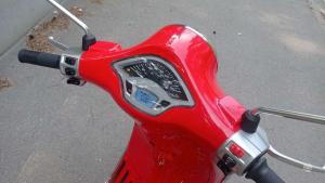 Красный Piaggio Vespa 2019 в Вевис, объемом двигателя 0.13 л и пробегом 13 тыс. км за 2750 €, фото 8 на AUTOMOTO.COM.LV