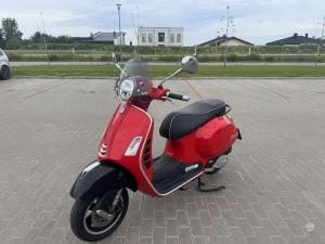 Sarkans Piaggio Vespa 2022 Klaipėda, ar dzinēja tilpumu 0.13 L un nobraukumu 4 tūkst. km par 3999 €, foto  vietnē AUTOMOTO.COM.LV