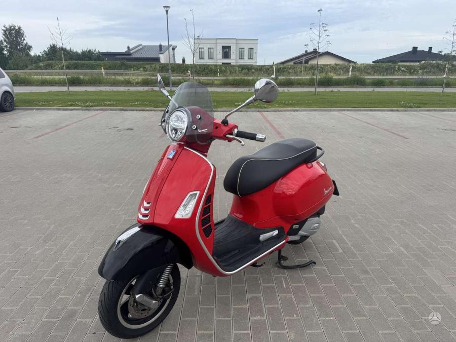 Sarkans Piaggio Vespa 2022 Klaipėda, ar dzinēja tilpumu 0.13 L un nobraukumu 4 tūkst. km par 3999 €, foto 1 vietnē AUTOMOTO.COM.LV