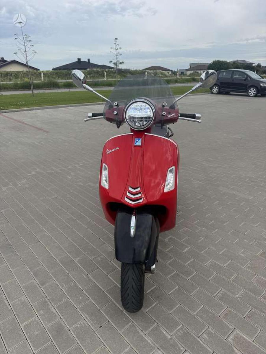 Sarkans Piaggio Vespa 2022 Klaipėda, ar dzinēja tilpumu 0.13 L un nobraukumu 4 tūkst. km par 3999 €, foto 3 vietnē AUTOMOTO.COM.LV
