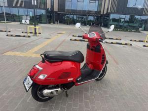 Sarkans Piaggio Vespa 2022 Klaipėda, ar dzinēja tilpumu 0.13 L un nobraukumu 4 tūkst. km par 3999 €, foto 7 vietnē AUTOMOTO.COM.LV