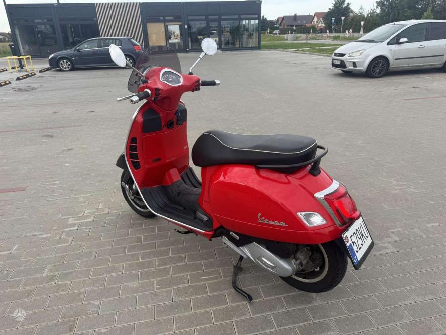 Sarkans Piaggio Vespa 2022 Klaipėda, ar dzinēja tilpumu 0.13 L un nobraukumu 4 tūkst. km par 3999 €, foto 8 vietnē AUTOMOTO.COM.LV