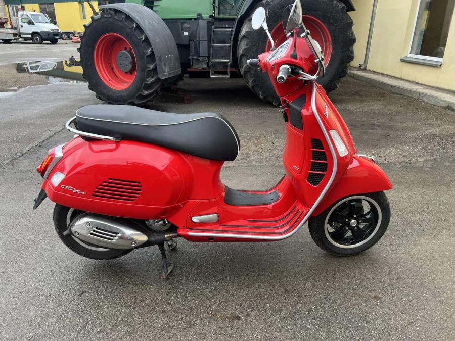 Красный Piaggio Vespa 2022 в Радвилишкис, объемом двигателя 0.30 л и пробегом 5 тыс. км за 4950 €, фото 5 на AUTOMOTO.COM.LV