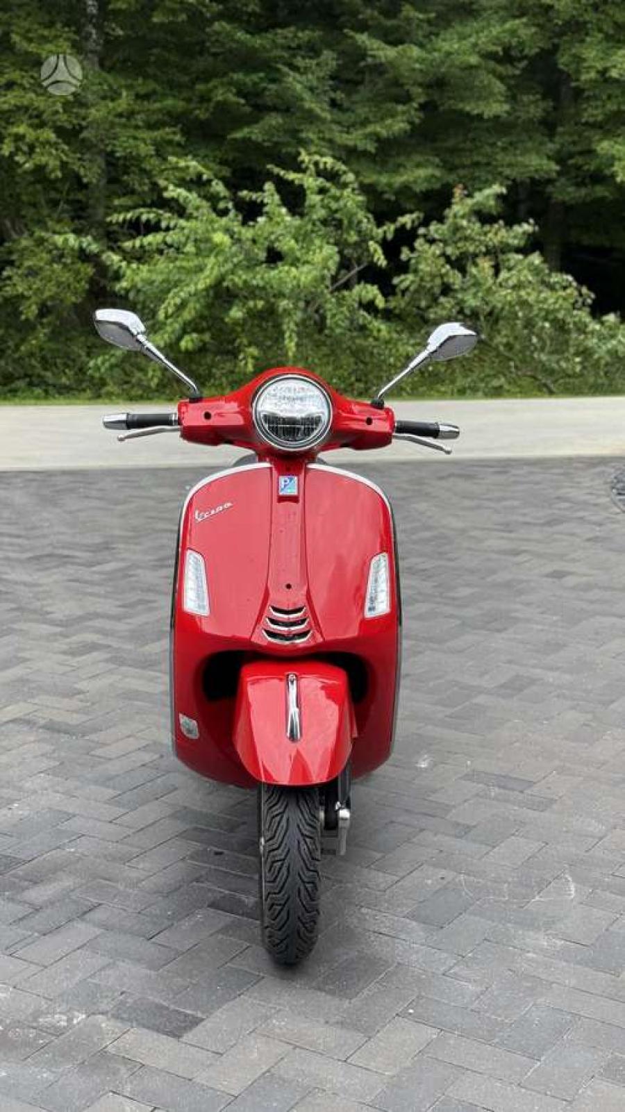 Sarkans Piaggio Vespa 2025 Marijampole, ar dzinēja tilpumu 0.13 L un nobraukumu 2 tūkst. km par 4950 €, foto 3 vietnē AUTOMOTO.COM.LV