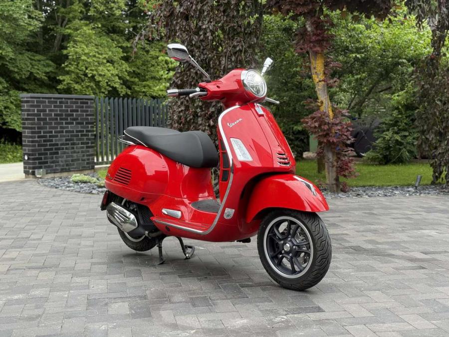 Sarkans Piaggio Vespa 2025 Marijampole, ar dzinēja tilpumu 0.13 L un nobraukumu 2 tūkst. km par 4950 €, foto 4 vietnē AUTOMOTO.COM.LV