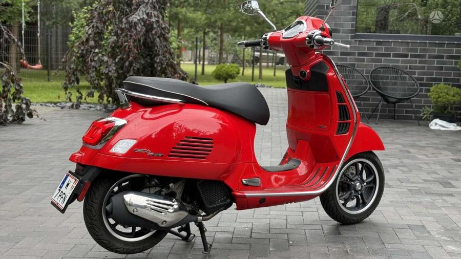Sarkans Piaggio Vespa 2025 Marijampole, ar dzinēja tilpumu 0.13 L un nobraukumu 2 tūkst. km par 4950 €, foto 5 vietnē AUTOMOTO.COM.LV
