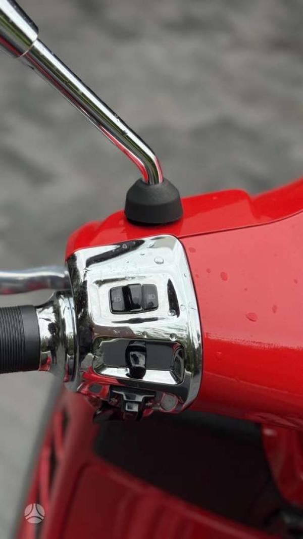 Красный Piaggio Vespa 2025 в Мариямполе, объемом двигателя 0.13 л и пробегом 2 тыс. км за 4950 €, фото 6 на AUTOMOTO.COM.LV