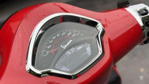 Sarkans Piaggio Vespa 2025 Marijampole, ar dzinēja tilpumu 0.13 L un nobraukumu 2 tūkst. km par 4950 €, foto 12 vietnē AUTOMOTO.COM.LV