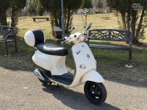 Белый Piaggio Vespa 2001 в Аникщяй, объемом двигателя 0.13 л и пробегом 24 тыс. км за 2000 €, фото 2 на AUTOMOTO.COM.LV