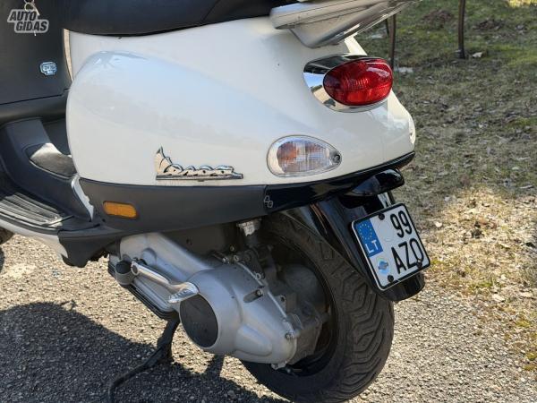 Белый Piaggio Vespa 2001 в Аникщяй, объемом двигателя 0.13 л и пробегом 24 тыс. км за 2000 €, фото 5 на AUTOMOTO.COM.LV