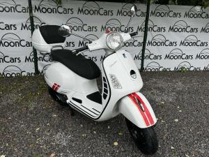 Balts Piaggio Vespa 2005 Viļņa, ar dzinēja tilpumu 0.25 L un nobraukumu 40 tūkst. km par 2700 €, foto  vietnē AUTOMOTO.COM.LV