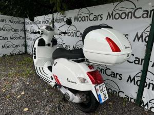 White Piaggio Vespa 2005 in Vilnius, with an engine capacity of 0.25 L and mileage of 40 thousand km for 2500 €, photo 3 on AUTOMOTO.COM.LV