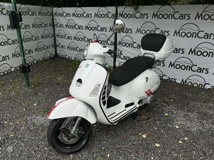 White Piaggio Vespa 2005 in Vilnius, with an engine capacity of 0.25 L and mileage of 40 thousand km for 2500 €, photo 5 on AUTOMOTO.COM.LV