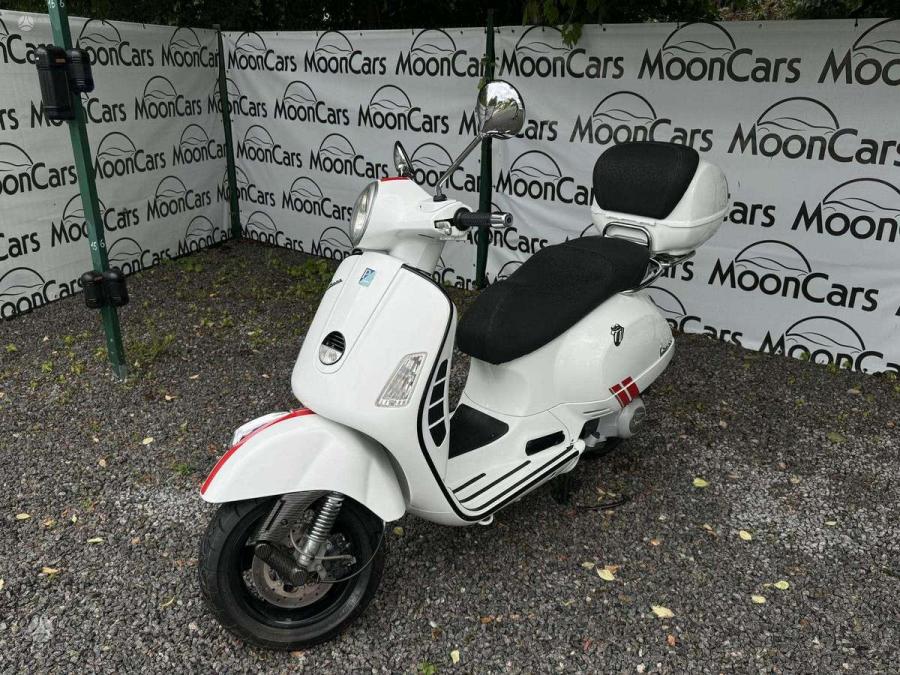 White Piaggio Vespa 2005 in Vilnius, with an engine capacity of 0.25 L and mileage of 40 thousand km for 2500 €, photo 5 on AUTOMOTO.COM.LV