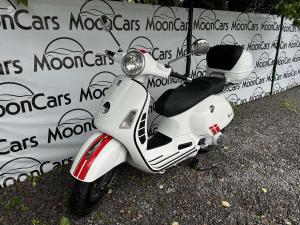 White Piaggio Vespa 2005 in Vilnius, with an engine capacity of 0.25 L and mileage of 40 thousand km for 2500 €, photo 7 on AUTOMOTO.COM.LV
