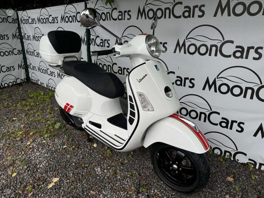 White Piaggio Vespa 2005 in Vilnius, with an engine capacity of 0.25 L and mileage of 40 thousand km for 2500 €, photo 9 on AUTOMOTO.COM.LV