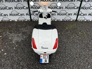 White Piaggio Vespa 2005 in Vilnius, with an engine capacity of 0.25 L and mileage of 40 thousand km for 2500 €, photo 12 on AUTOMOTO.COM.LV