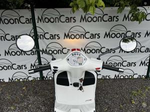 White Piaggio Vespa 2005 in Vilnius, with an engine capacity of 0.25 L and mileage of 40 thousand km for 2500 €, photo 16 on AUTOMOTO.COM.LV