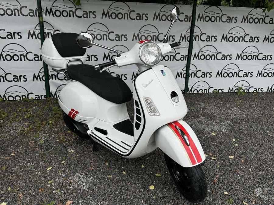 White Piaggio Vespa 2005 in Vilnius, with an engine capacity of 0.25 L and mileage of 40 thousand km for 2500 €, photo 1 on AUTOMOTO.COM.LV