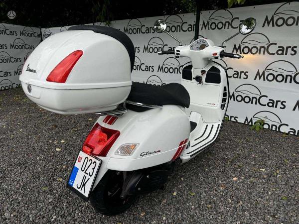White Piaggio Vespa 2005 in Vilnius, with an engine capacity of 0.25 L and mileage of 40 thousand km for 2500 €, photo 9 on AUTOMOTO.COM.LV