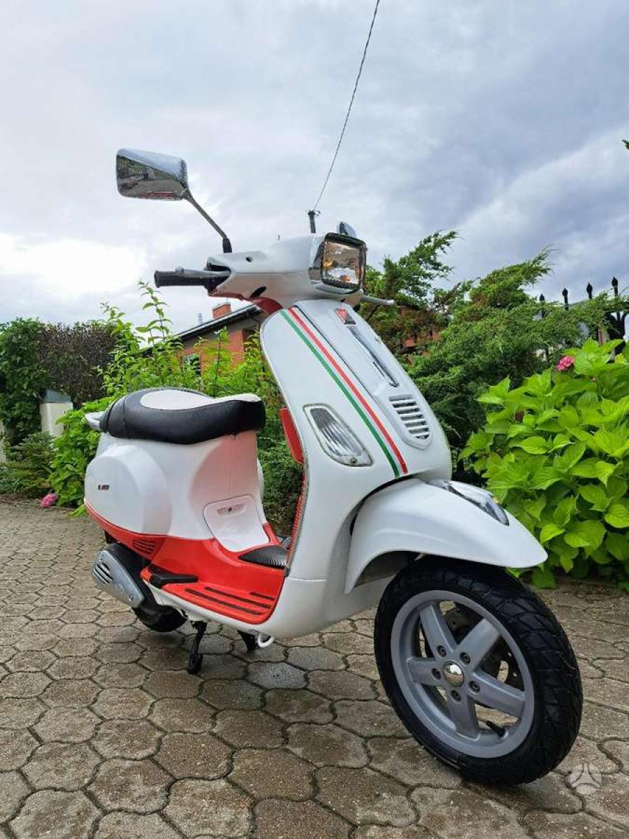 Balts Piaggio Vespa 2009 Pasvalys, ar dzinēja tilpumu 49.00 L un nobraukumu 3 tūkst. km par 1550 €, foto 4 vietnē AUTOMOTO.COM.LV
