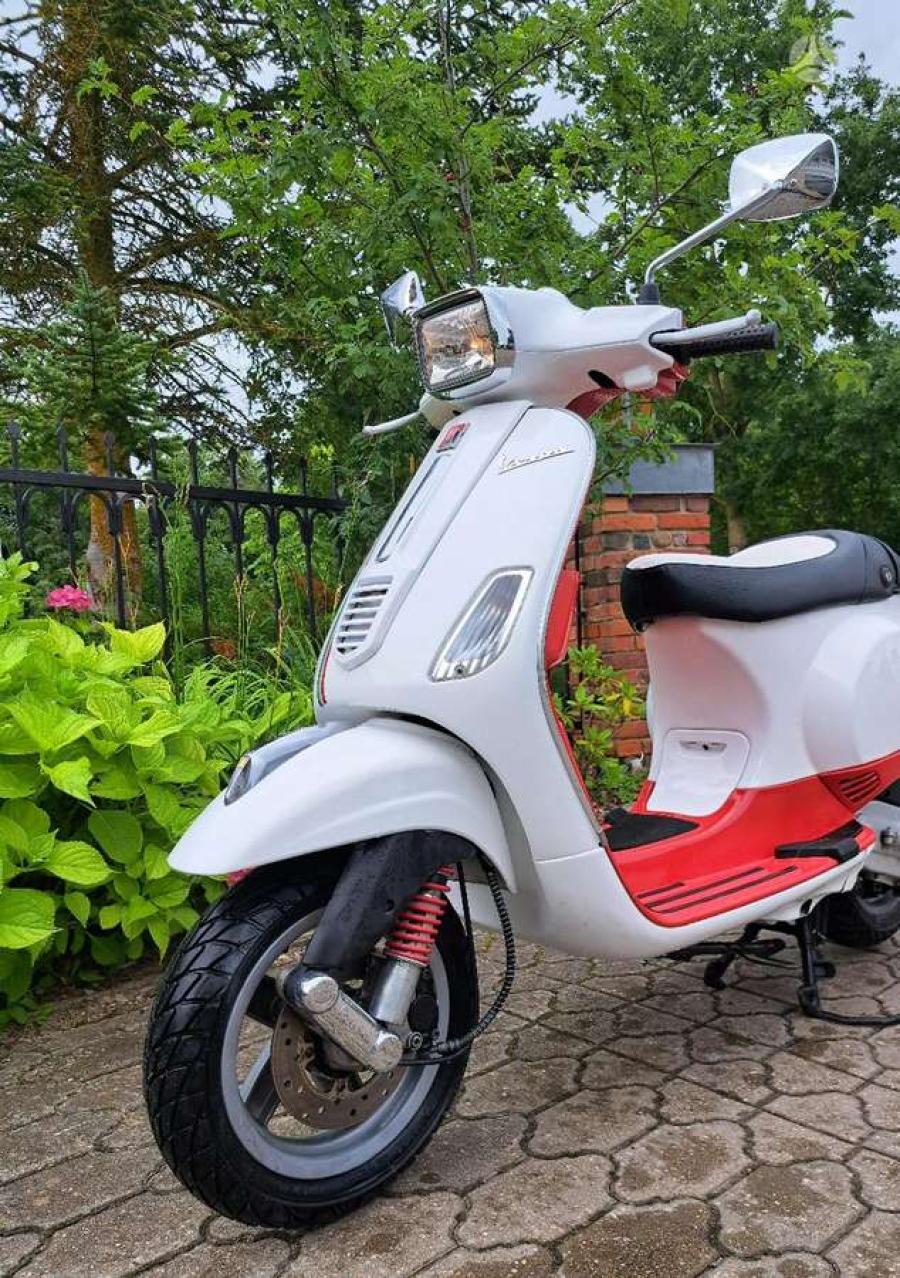Balts Piaggio Vespa 2009 Pasvalys, ar dzinēja tilpumu 49.00 L un nobraukumu 3 tūkst. km par 1550 €, foto 6 vietnē AUTOMOTO.COM.LV