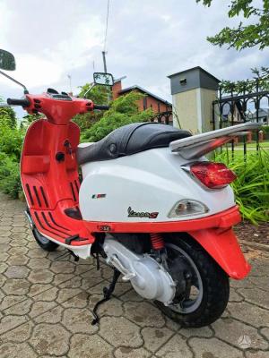 Balts Piaggio Vespa 2009 Pasvalys, ar dzinēja tilpumu 49.00 L un nobraukumu 3 tūkst. km par 1550 €, foto 9 vietnē AUTOMOTO.COM.LV