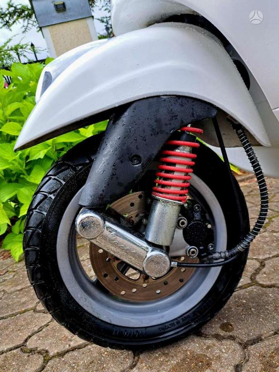 Balts Piaggio Vespa 2009 Pasvalys, ar dzinēja tilpumu 49.00 L un nobraukumu 3 tūkst. km par 1550 €, foto 13 vietnē AUTOMOTO.COM.LV